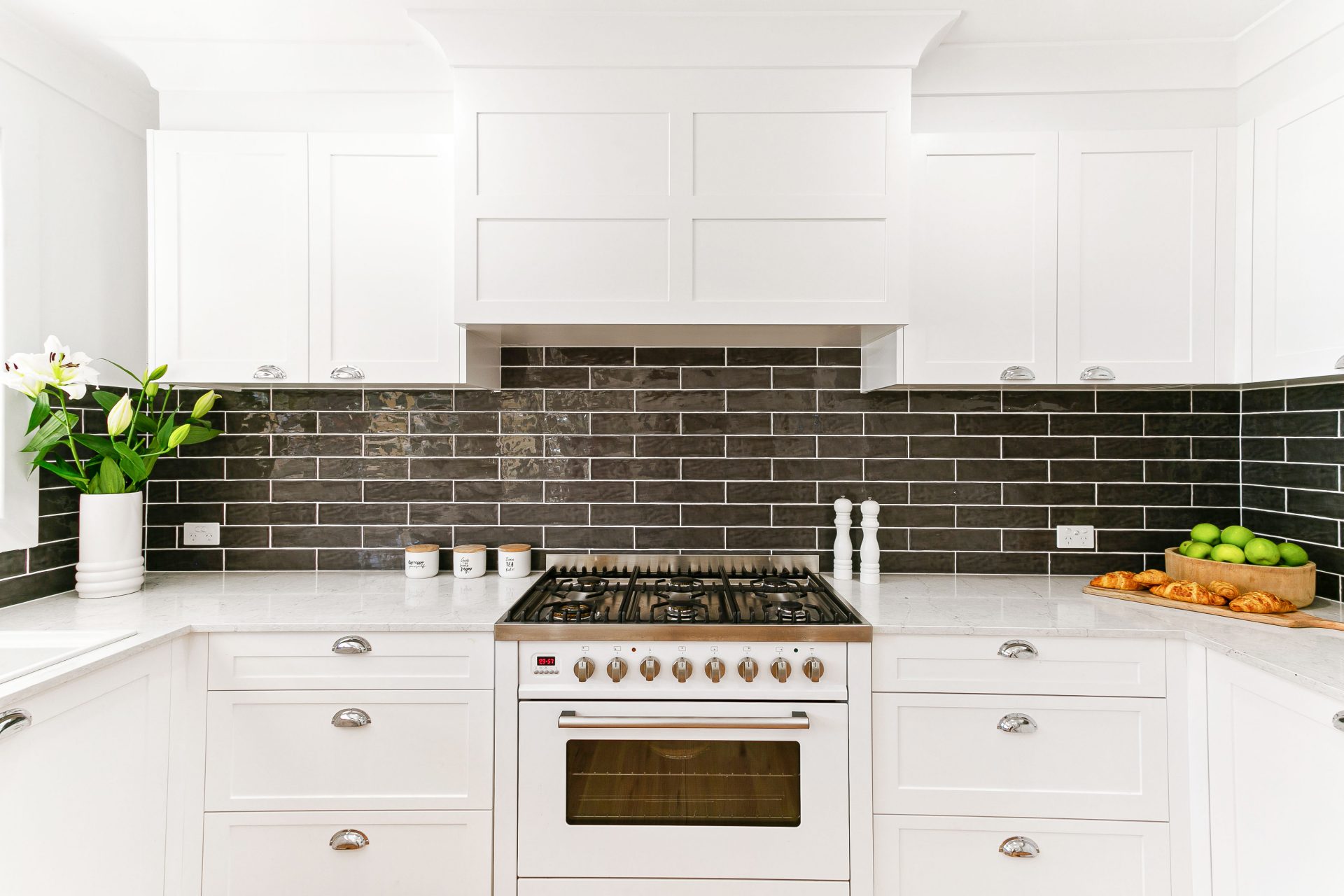 The value of the kitchen splashback - Vogue Kitchens